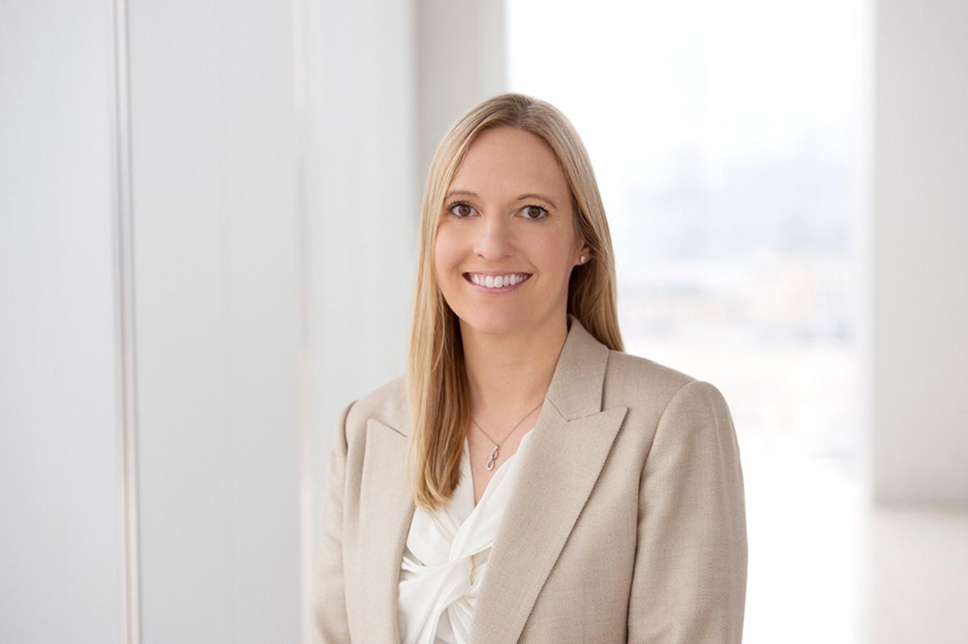 Alison Probert | Client Adviser | Rothschild & Co